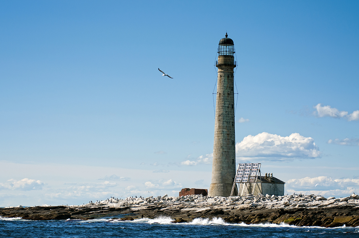 Hauntings at Boon Island Lighthouse in Maine | New England Lighthouse ...